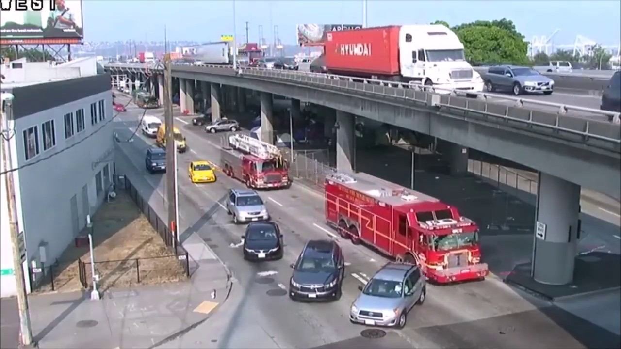 [Traffic Cam] Seattle Fire Rescue 1 response compilation #1 Seattle ...