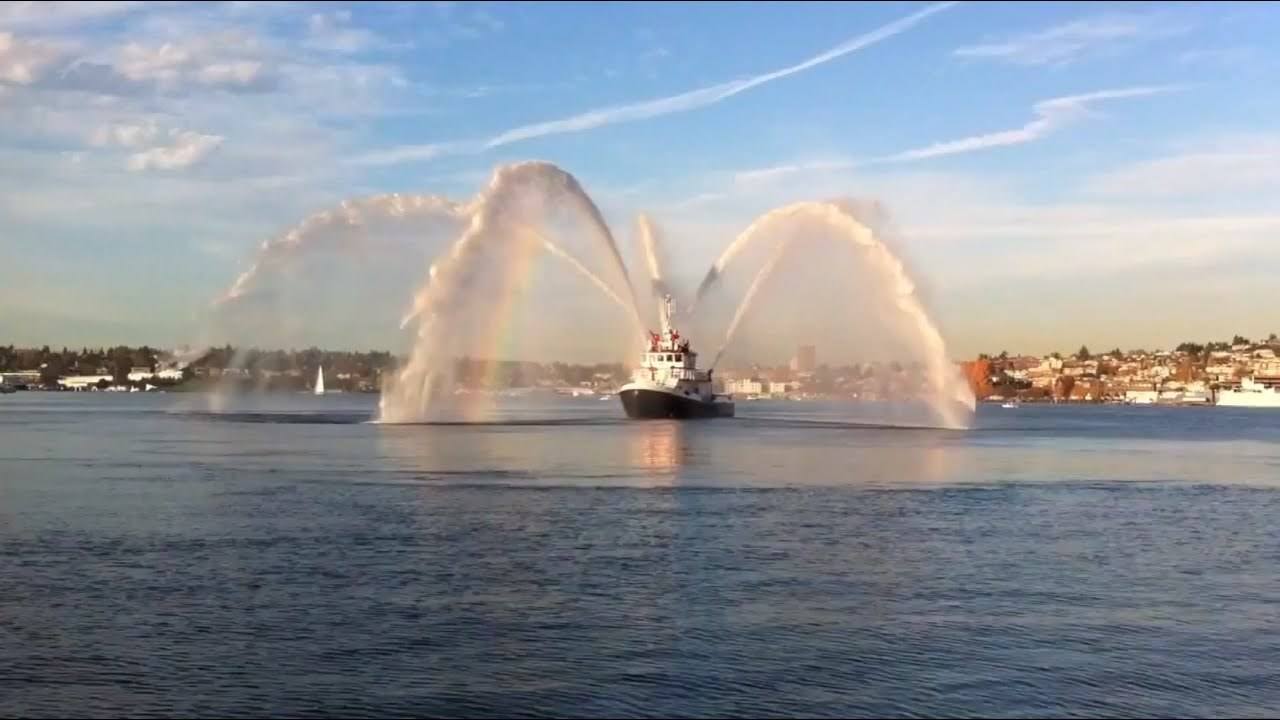 Seattle Fire Department Fireboat - Leschi Rainbow Water Display Seattle ...