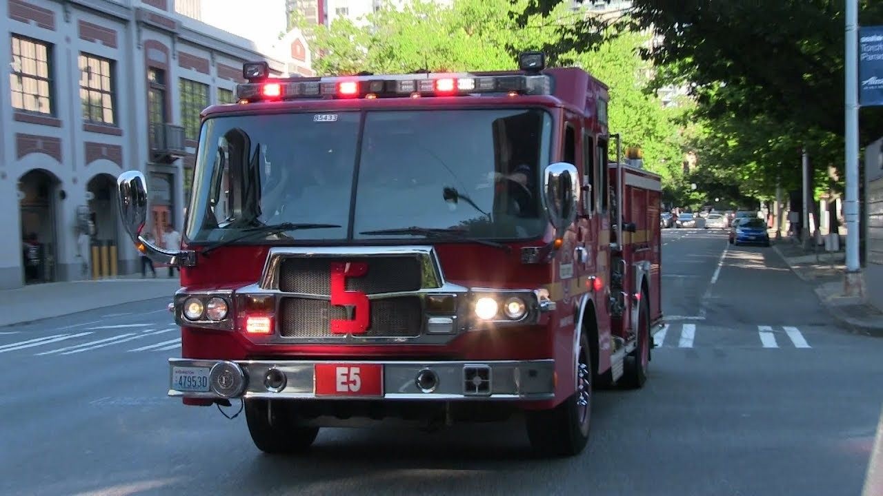 [E-One Quest] Engine 5 + Ladder 4 - Seattle Fire Code 3 response ...