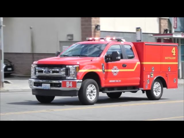 Seattle Fire Battalion 4 & AMR responding (plus on scene footage ...