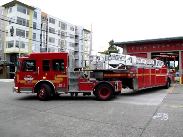Seattle FD Station 32 Ladder 11 Turnout Seattle Fire Department Seattle ...