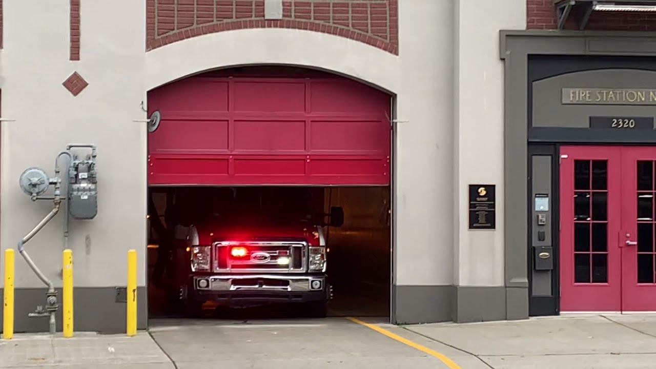 Seattle Fire Department Aid 2 responding code 3! Seattle Fire ...