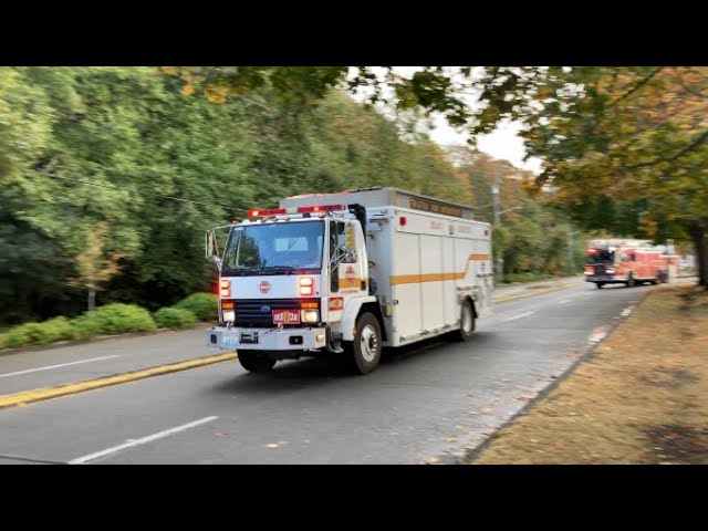 Seattle Fire Rescue 80, Rescue 1 Aerial, Battalion 6 and Aid 86 ...