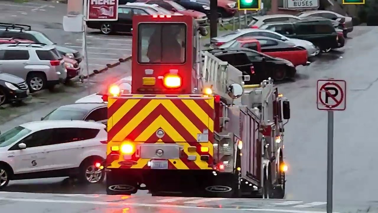 Seattle Fire department Ladder 1 responding - AFA Seattle Fire ...