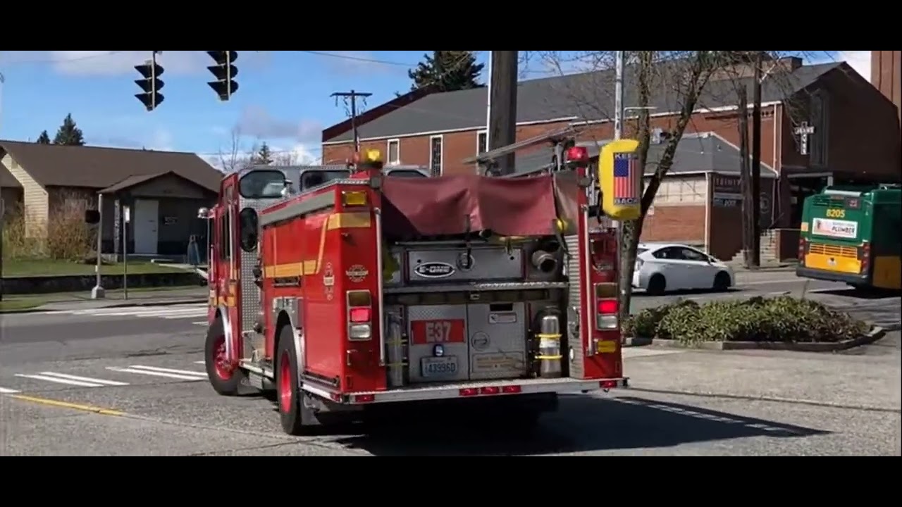 Seattle Fire Department Engine 37 Responding to a Medical Call Seattle ...