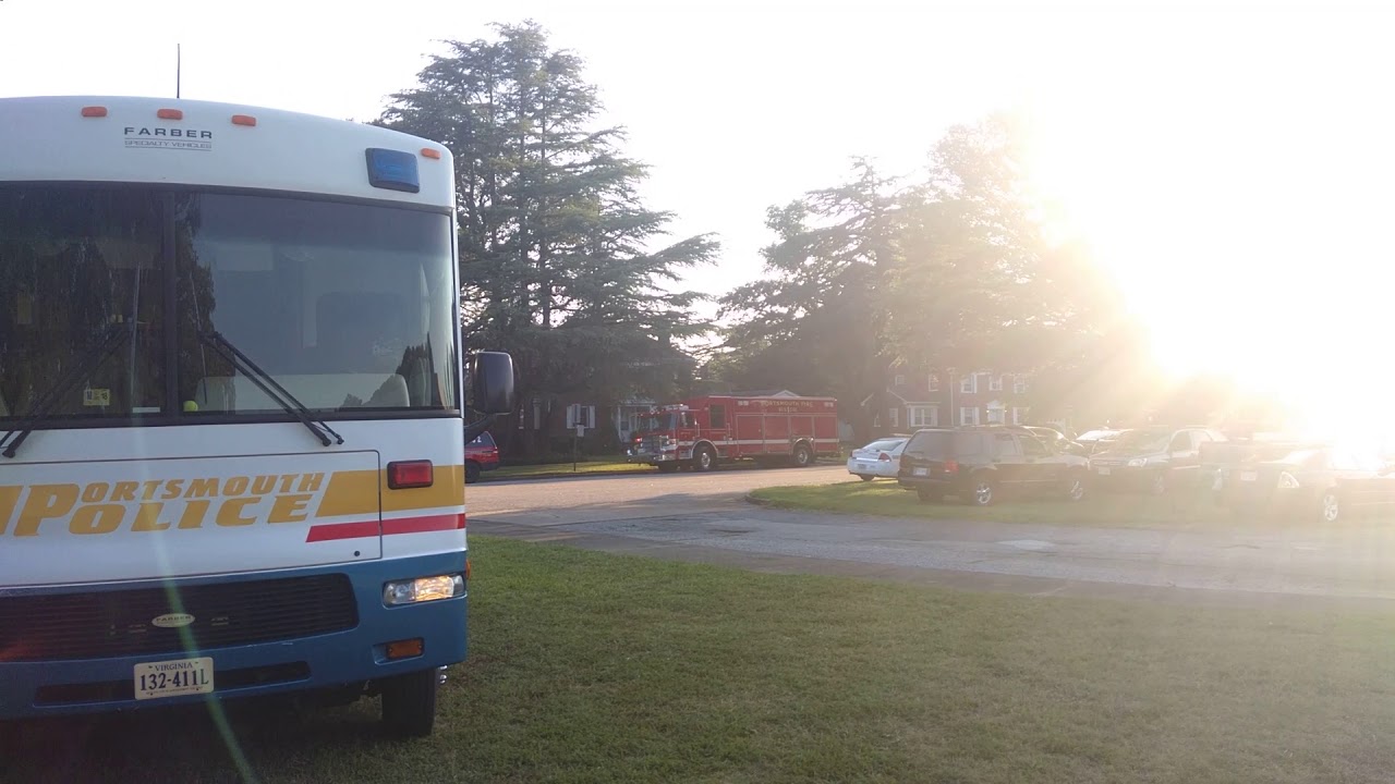 PFD Rescue 1 Responding to a MVA with entrapment Seattle Fire ...